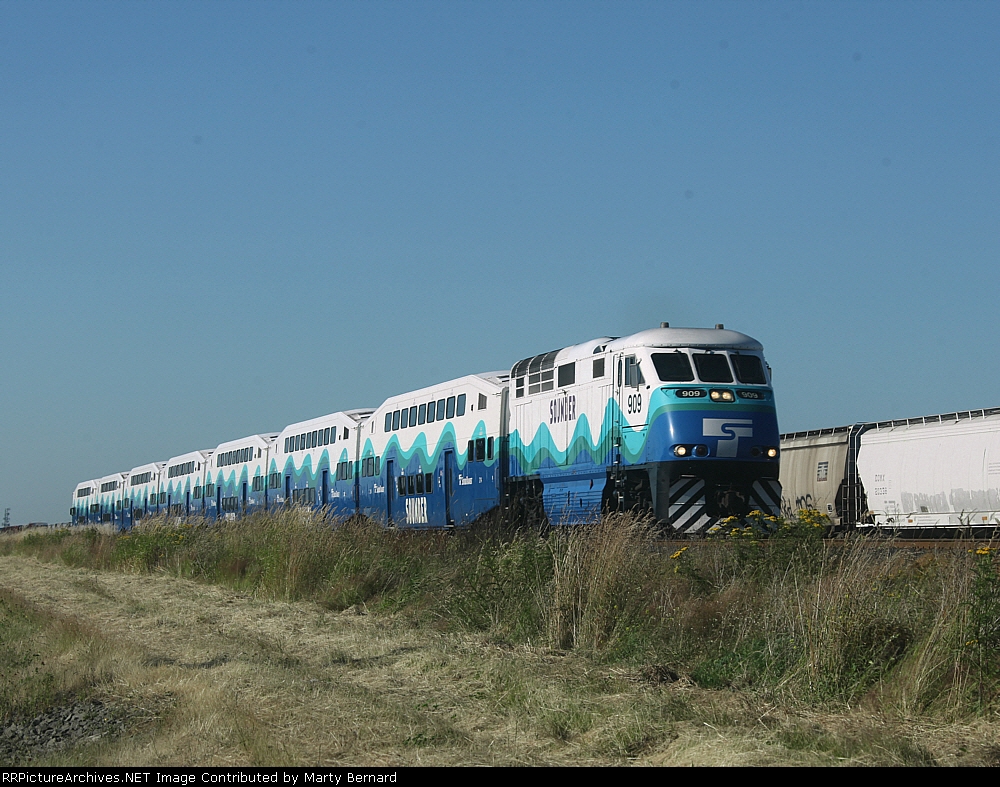 SNDX 909, Tr. 1513 Next to BNSF Yard